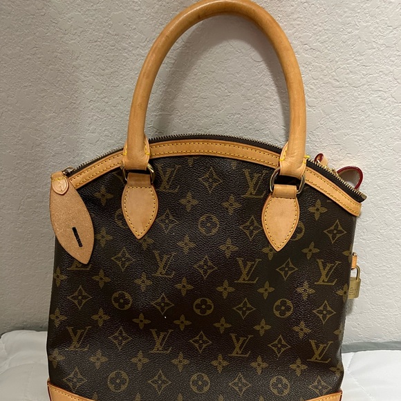 Louis Vuitton | Bags | Authentic Louis Vuitton Lock It Date Code Is ...